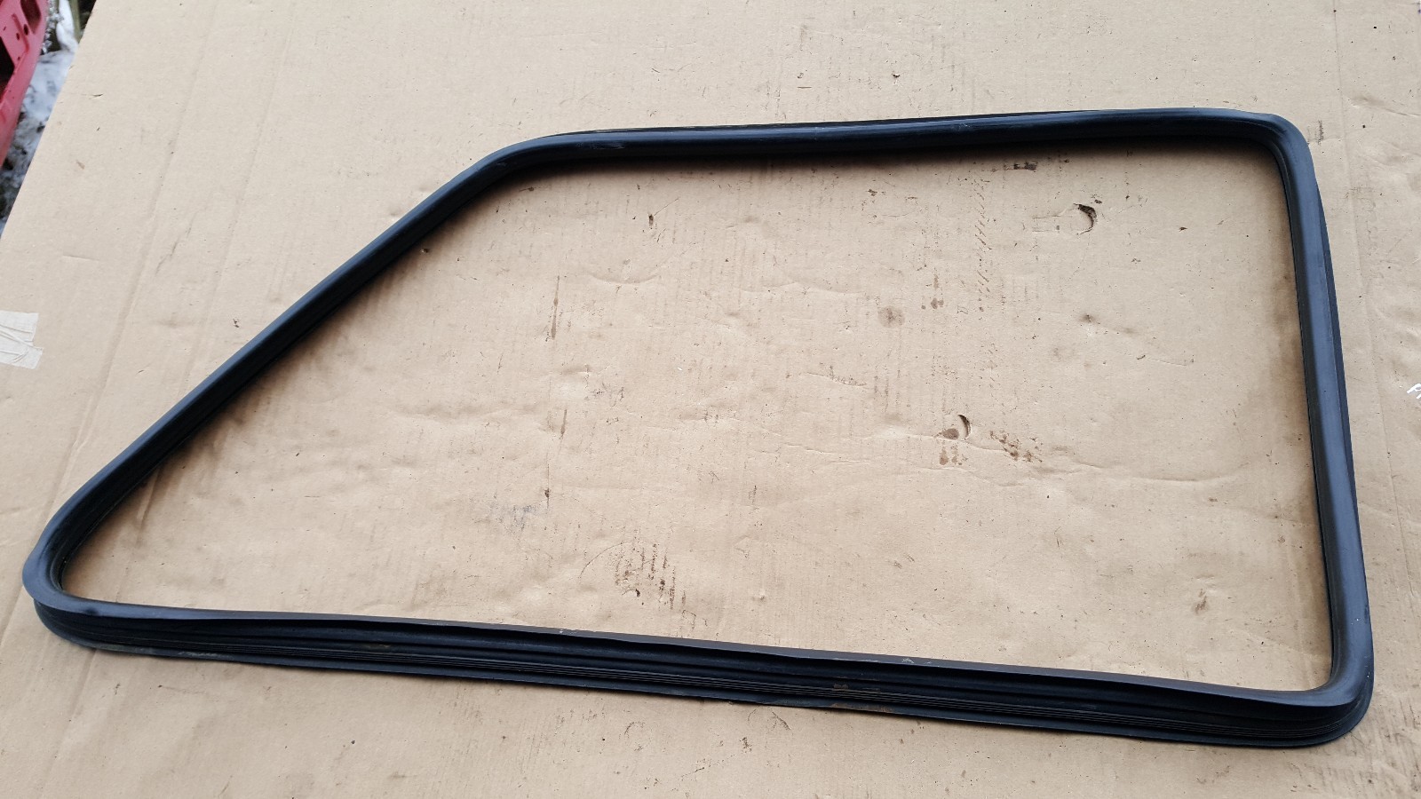 VW GOLF JETTA MK2 3 DOOR LEFT SIDE REAR WINDOW GLASS RUBBER SEAL | eBay UK