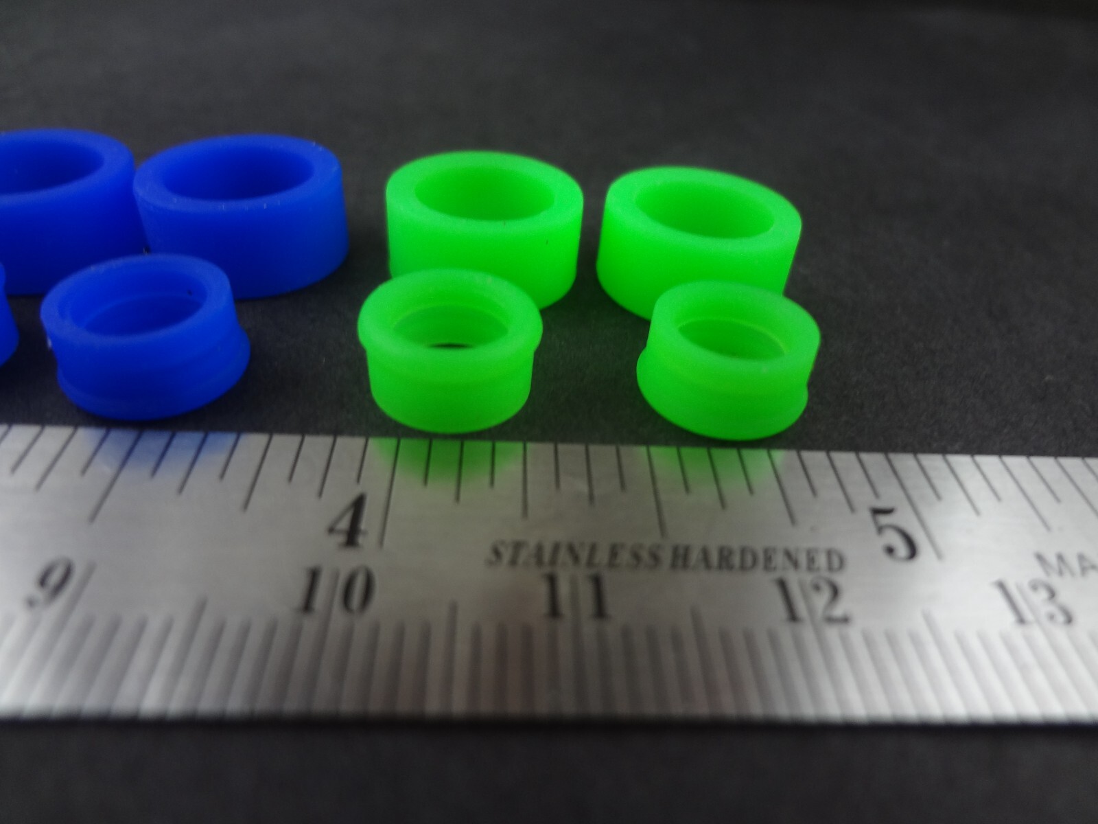 HO Scale 12 Colored Silicone Slot Car Tires 3 sets of 4 -- AW 4 GEAR ...