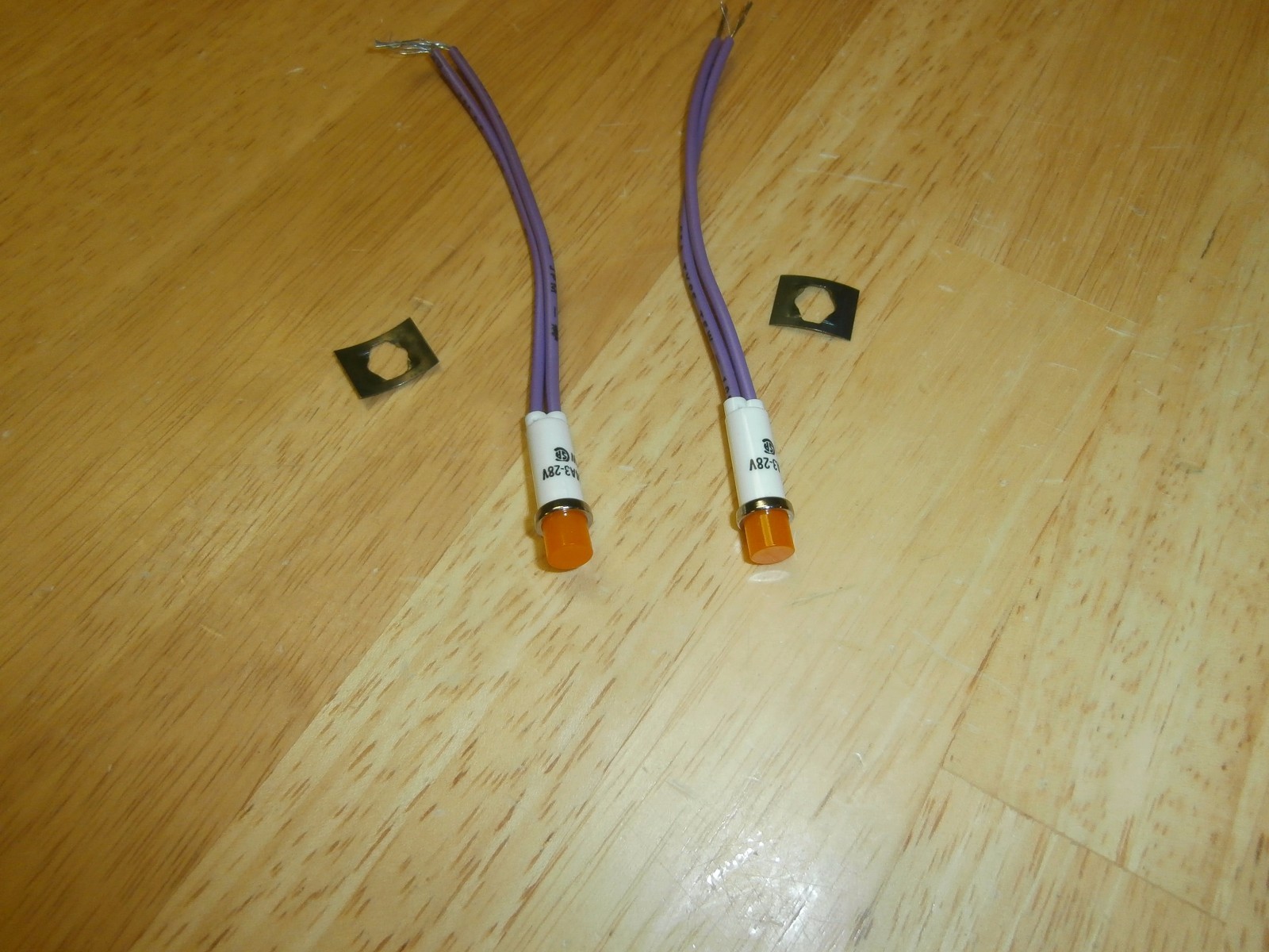 Lot/2 Amber 28 Volt Indicator Panel Light/Lamp, Wire Leads,NOS | eBay