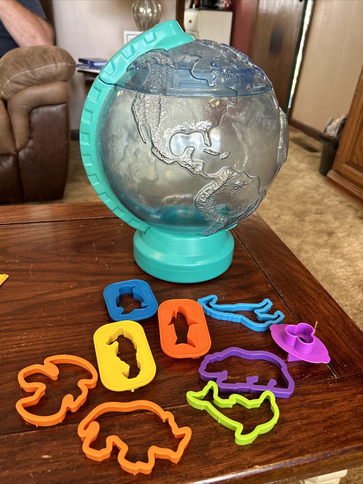 Play Dough Storage Container With 9 Molds | eBay
