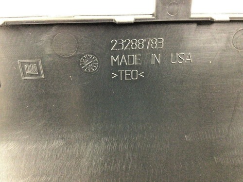 2018-2023 Chevrolet Traverse rear center bumper Hitch Access Cover OEM ...