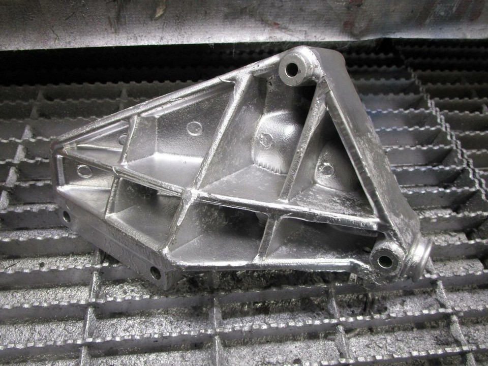 USED Mercedes-Benz OM460LA MBE4000 Fuel Filter Support Bracket ...