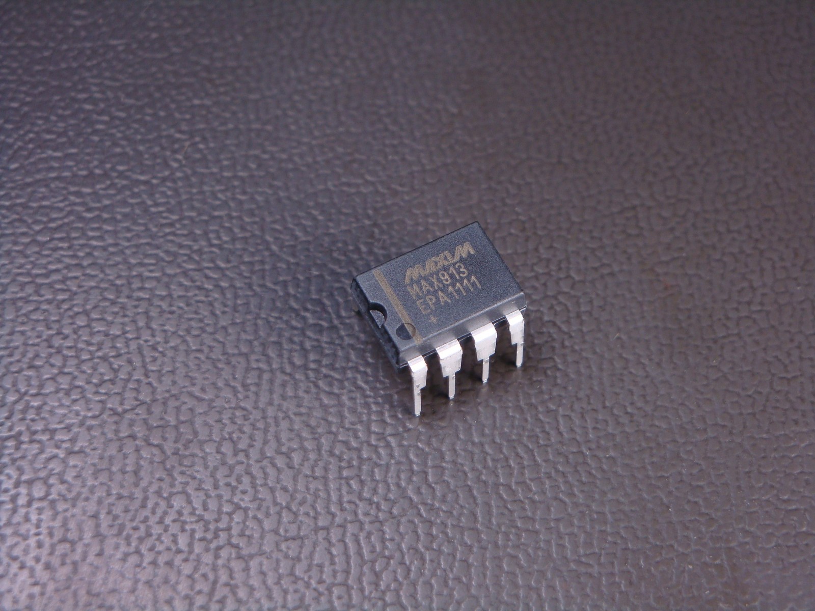 MAX913EPA+ Maxim Integrated Single Ultra-Fast Low-Power Precision TTL ...