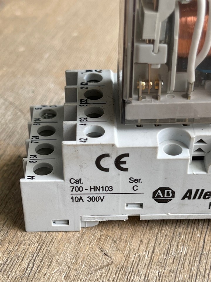 ALLEN BRADLEY 700-HC24Z24 SER D RELAY 14 PIN 24VDC WITH 700-HN103 ...