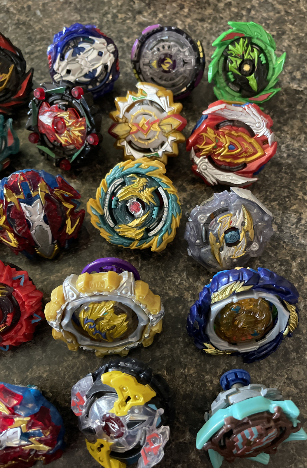 Beyblade Spin Toys HUGE Lot Of 40 Plus Beyblades & Accessories 100 ...