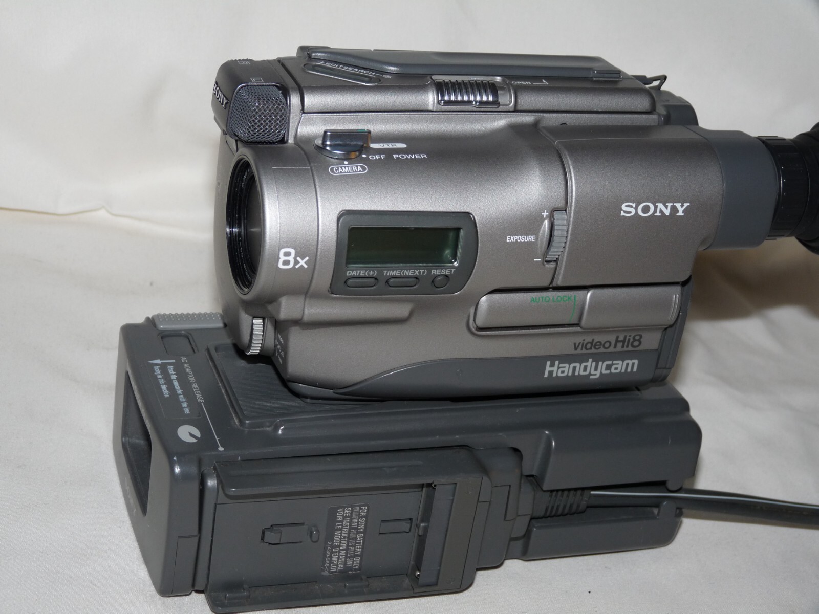 READ DESCRIPTION Sony PAL CCD-TR8E Stereo HI8 8mm Video8 Camcorder VCR ...