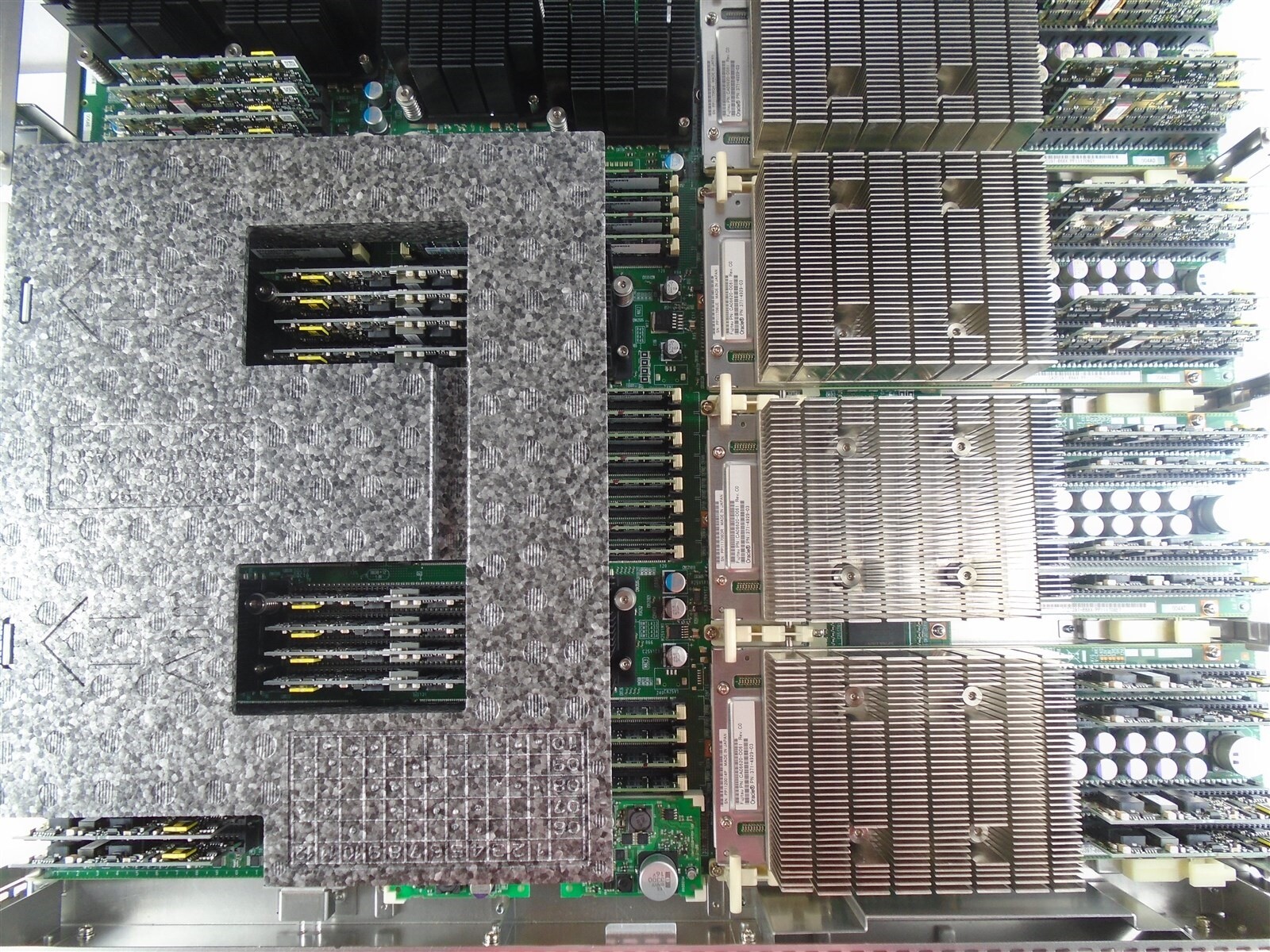 Oracle 371-4930 (CMU) M8000/M9000 w/ 4× SPARC64 VII+ 3.0GHz, 128GB (32× ...