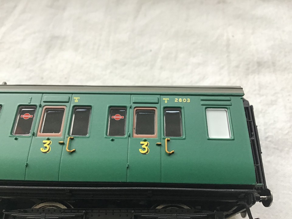HORNBY R4339B SR MAUNSELL 6 COMPARTMENT BRAKE COACH 2803 - BOXED | eBay UK