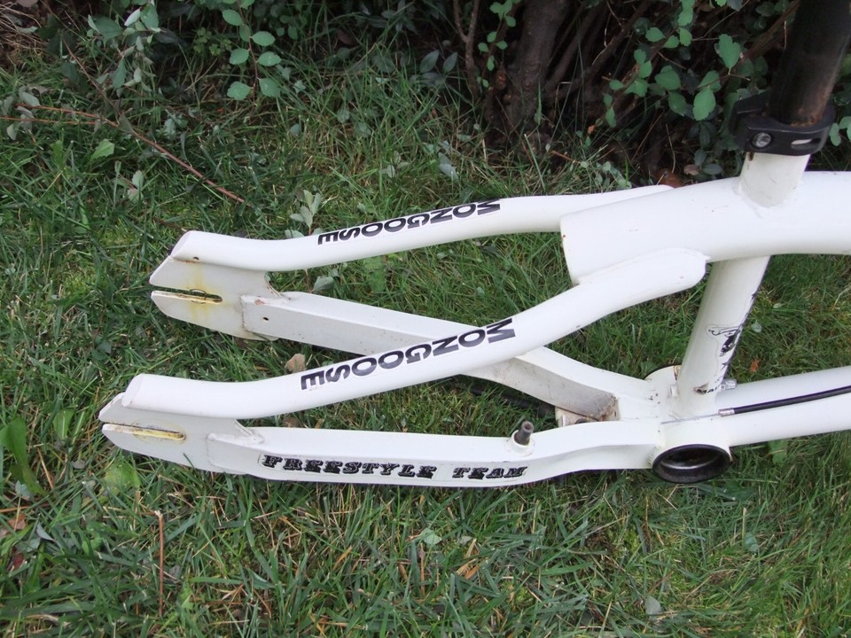 2009 Mongoose Freestyle Team BMX Bicycle Frame W/Fork, Stem & Seat 3/8 ...