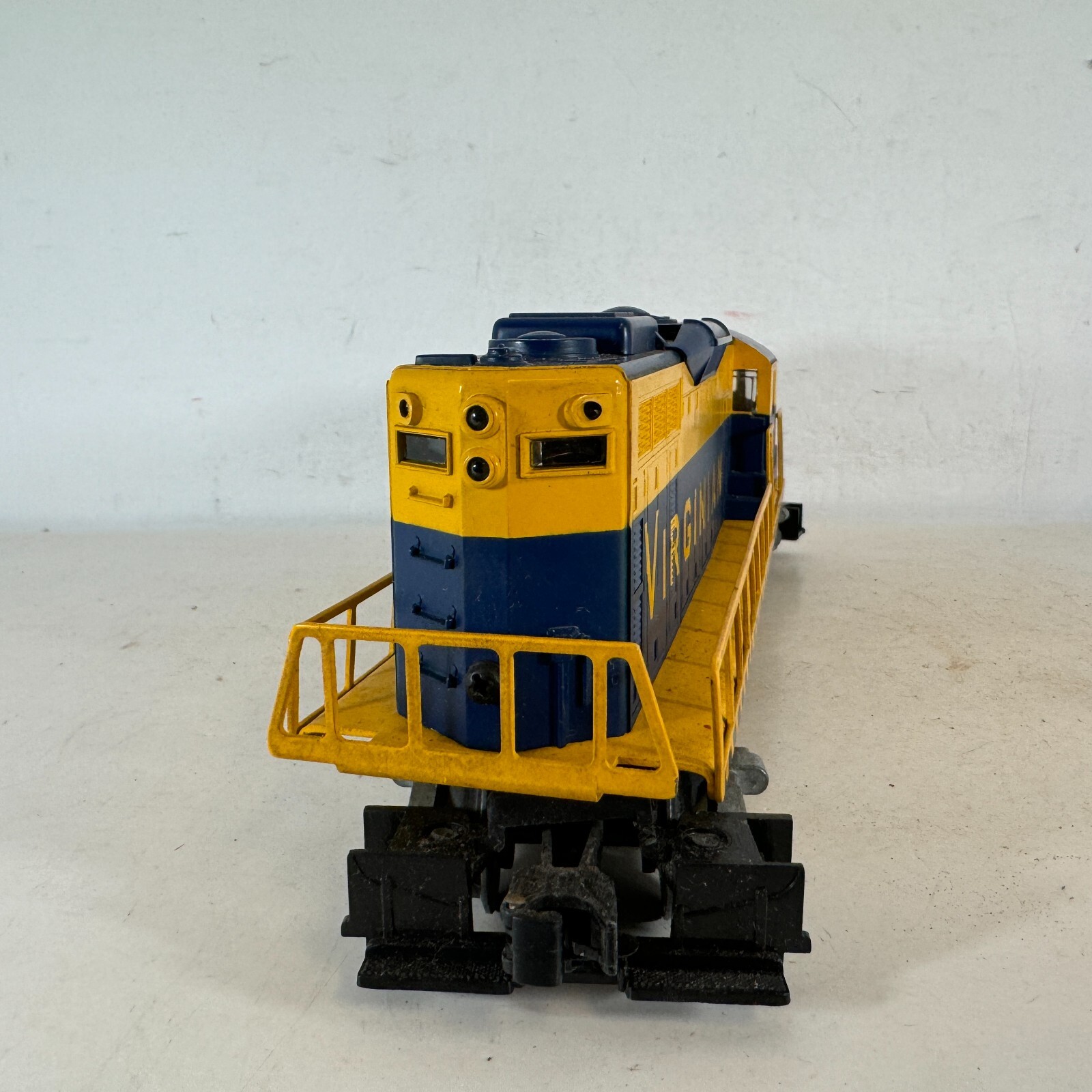 Lionel 6-8071 O Gauge Virginian VGN Blue Yellow SD-18 Diesel Engine ...