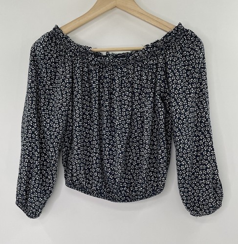 Brandy Melville Maura Crop Top Navy Floral Puff Sleeve One Size ...