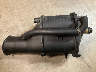 2003-2004 F350 Super Duty Air Intake Filter Housing MAF 6.0l ...