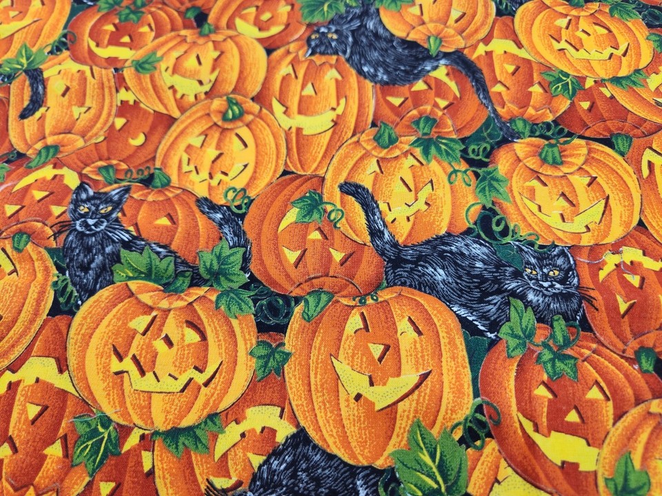 3+ yds Pumpkins Jack-O-Lanterns & Black Cats Joan Messmore Fabric ...