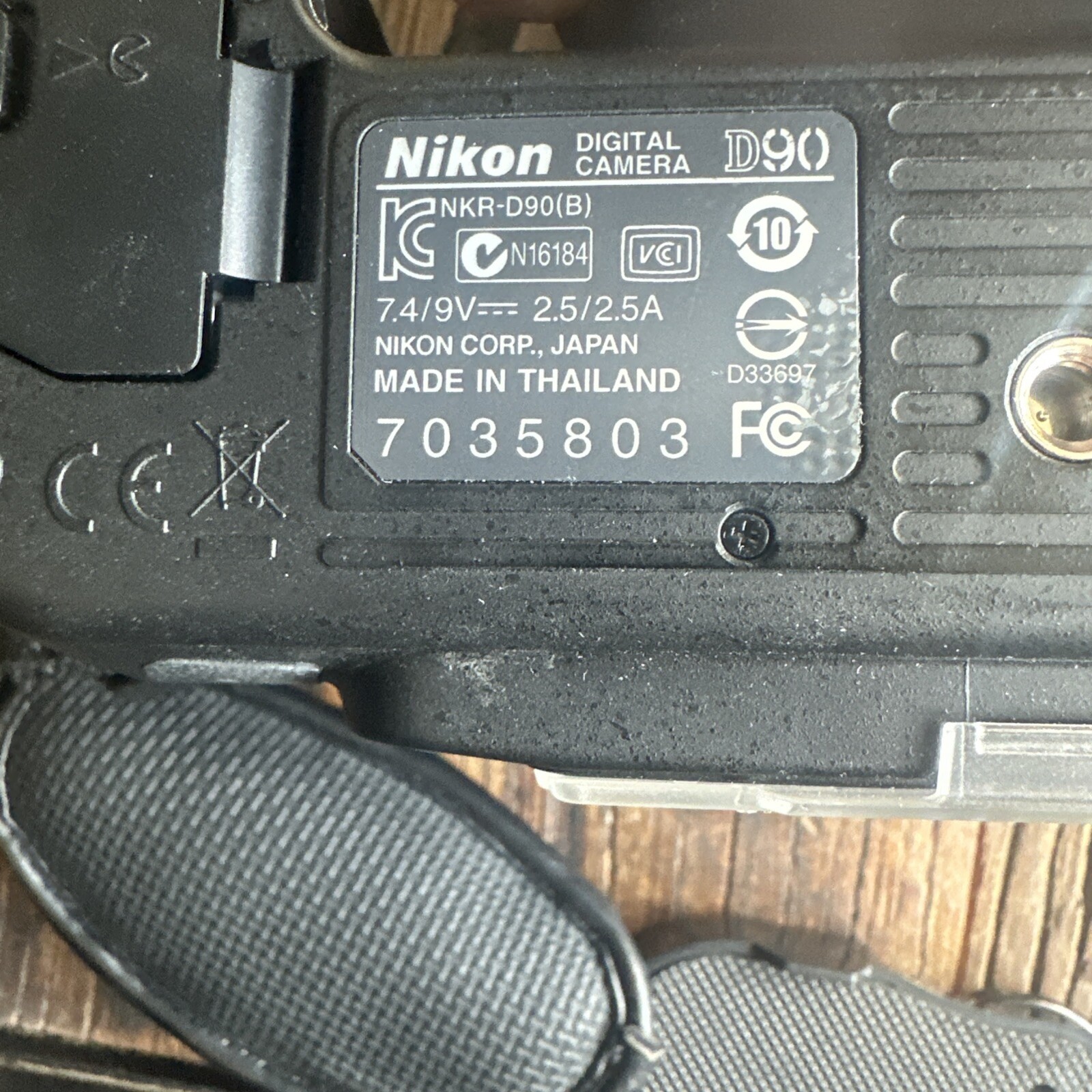 Nikon D D90 12.3MP Digital SLR Camera - Black (Kit w/ VR 18-105 mm Lens ...