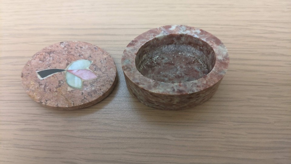 Vintage oval marble trinket box soapstone box Floral design on the lid ...