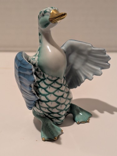 RARE HEREND PORCELAIN HANDPAINTED DUCK FLAPPING WINGS GREEN FISHNET ...