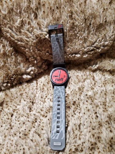 RED Face Neff Daily Camo Print Silicone Band Watch EUC. Needs battery ...