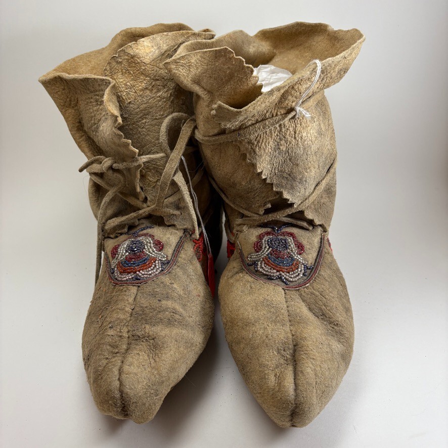 1920s Cree Native American High-Top Beaded Pucker Toe Soft-Soled ...