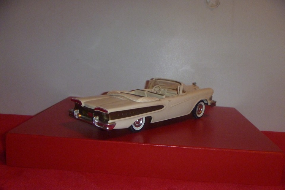 1/25 SCALE AMT "58" EDSEL CONVERTABLE WHITE/GOLD MODEL CAR | eBay
