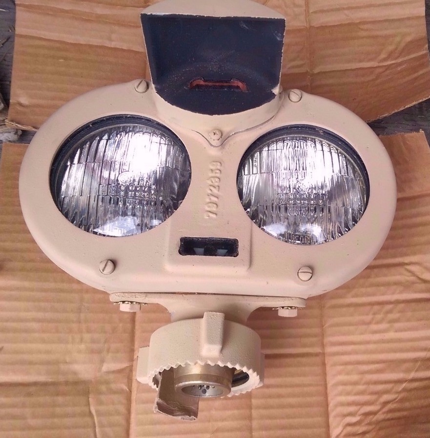 MRAP HEADLAMP ASSEMBLY Headlight Military Trucks Head Light 6220-01-422 ...