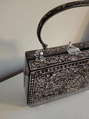 Vintage Mother of Pearl / Abalone Shell Footed Small Purse Silver Tone ...