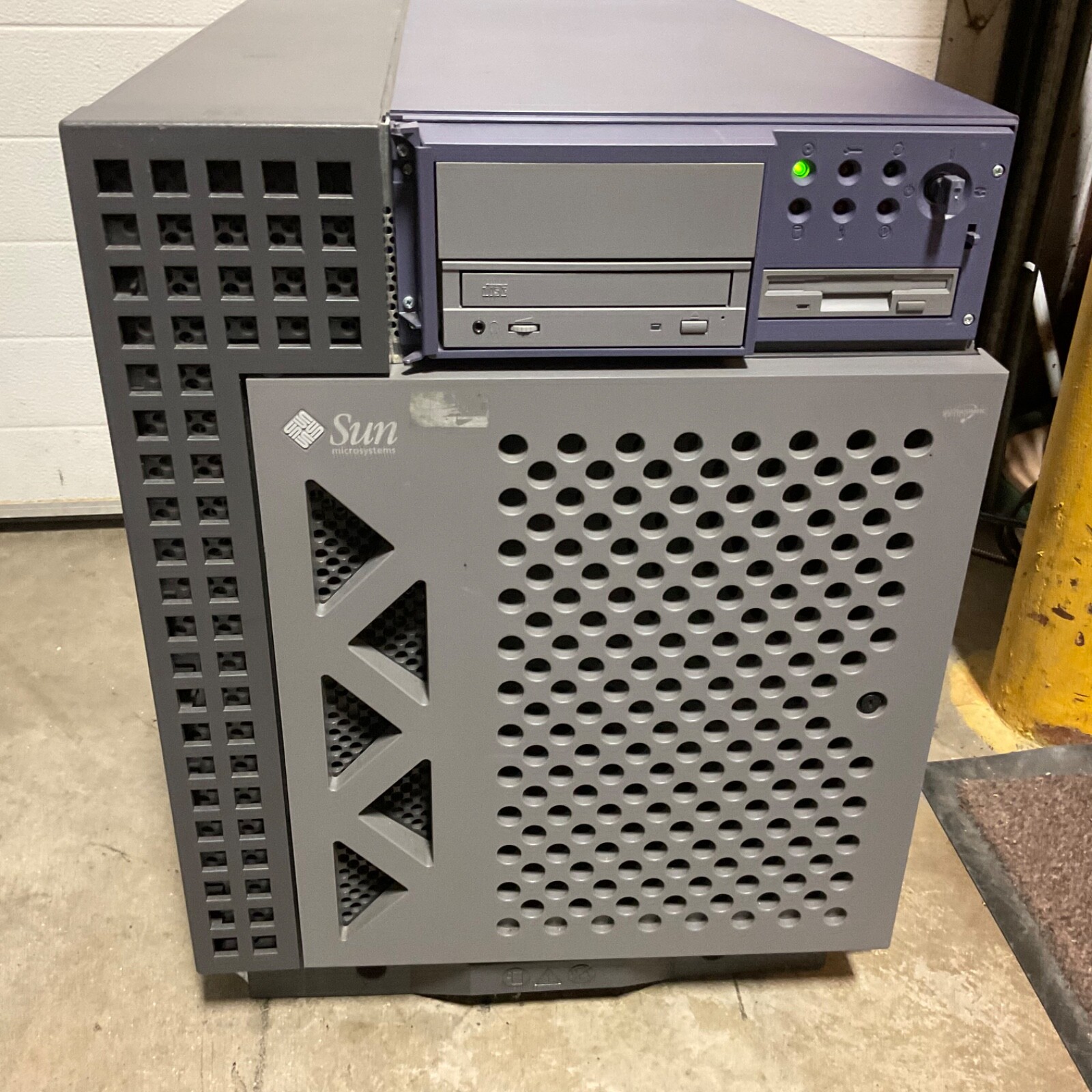 Sun Microsystems UltraSpark E450 1221432-1 5015270015314 3001359 4 CPU ...