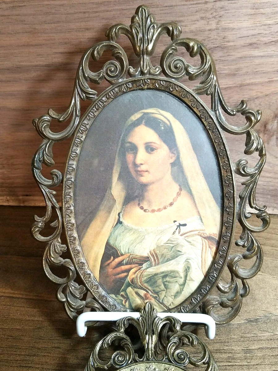 Oval Filigree Frame