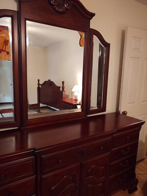 1900-1950 - Antique Mahogany Bedroom Set