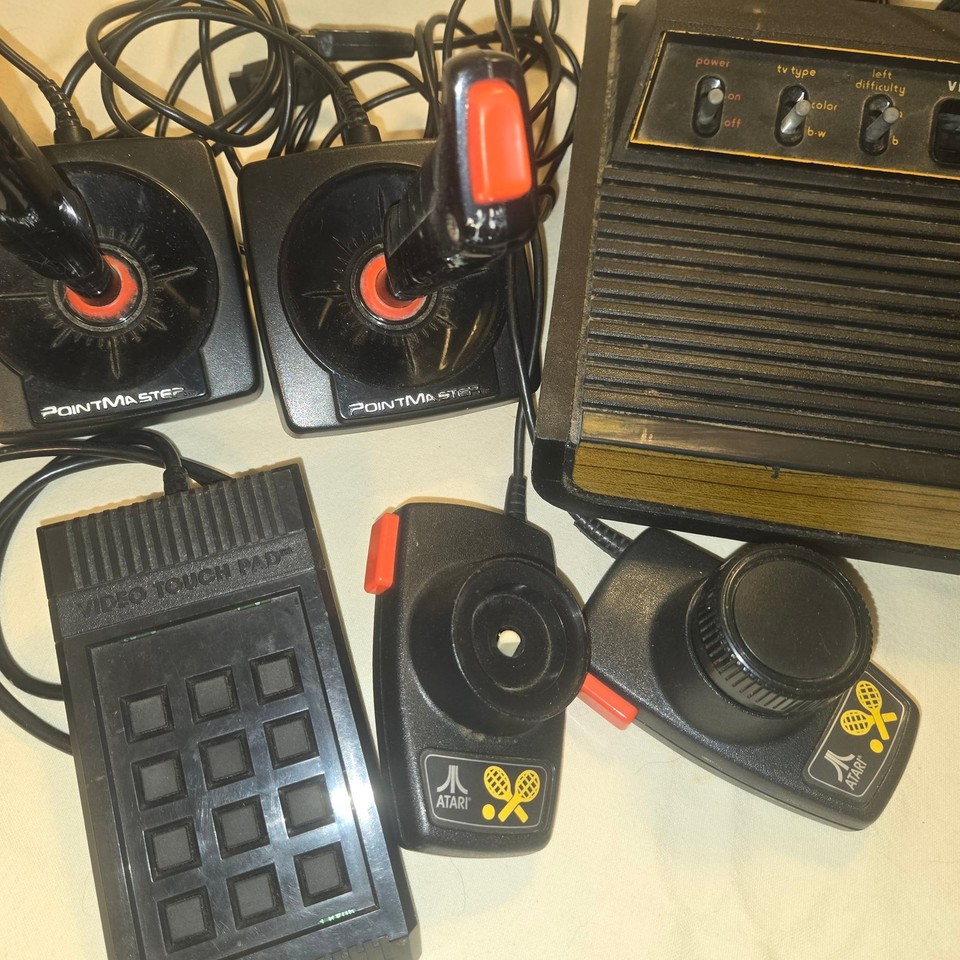 Vintage Atari 2600 Video Computer System Light Sixer Console Bundle | eBay