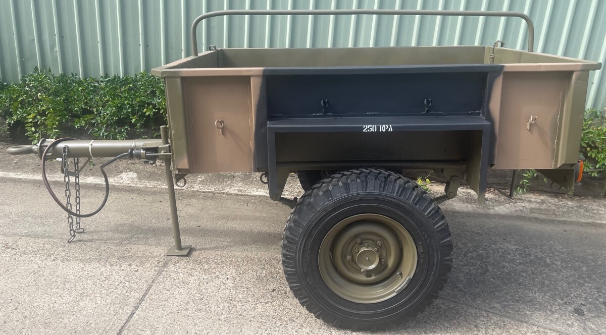 Trailer No5 Ex Army - Australian Military - Landrover Perentie 110 Car ...