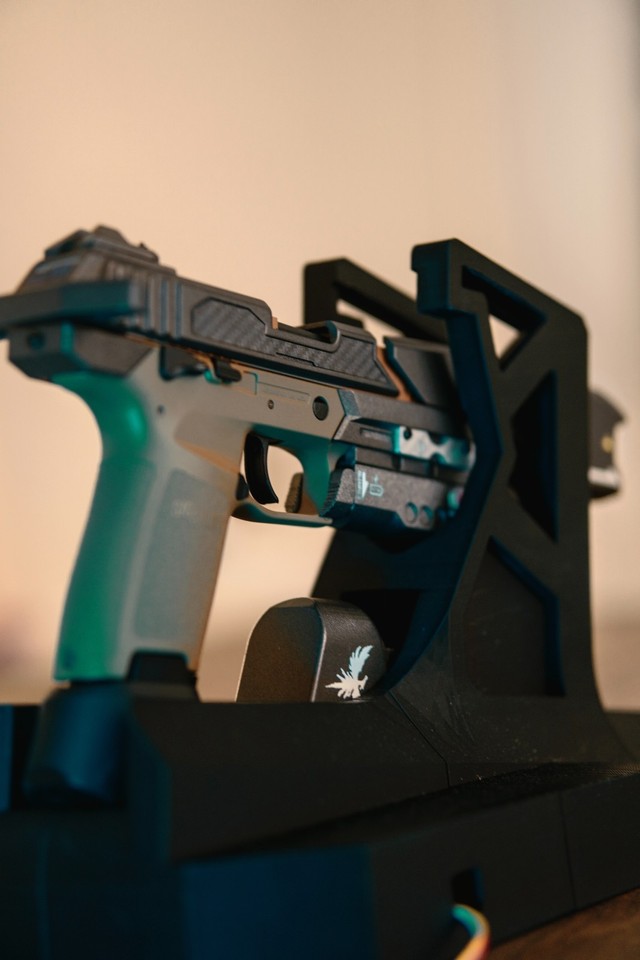 Titanfall Smart Pistol & Electric Gauntlet Cosplay Prop Set | LED ...