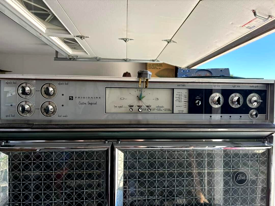 Vintage MCM 1960’s Frigidaire Flair Custom Imperial Stove Bewitched ...