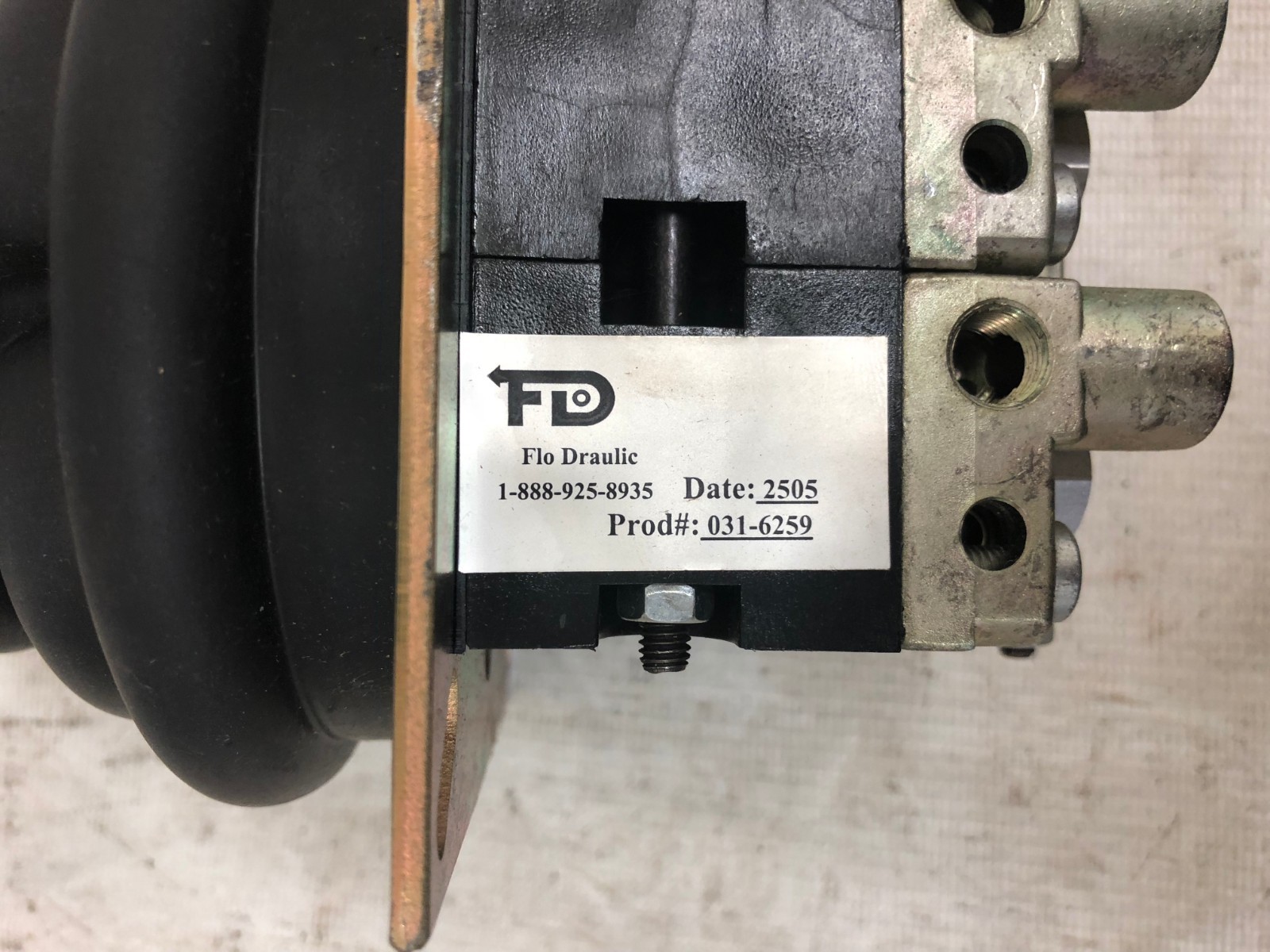 Flo Draulic Hydraulic Pneumatic Single Lever control Prod # 031-6529 | eBay