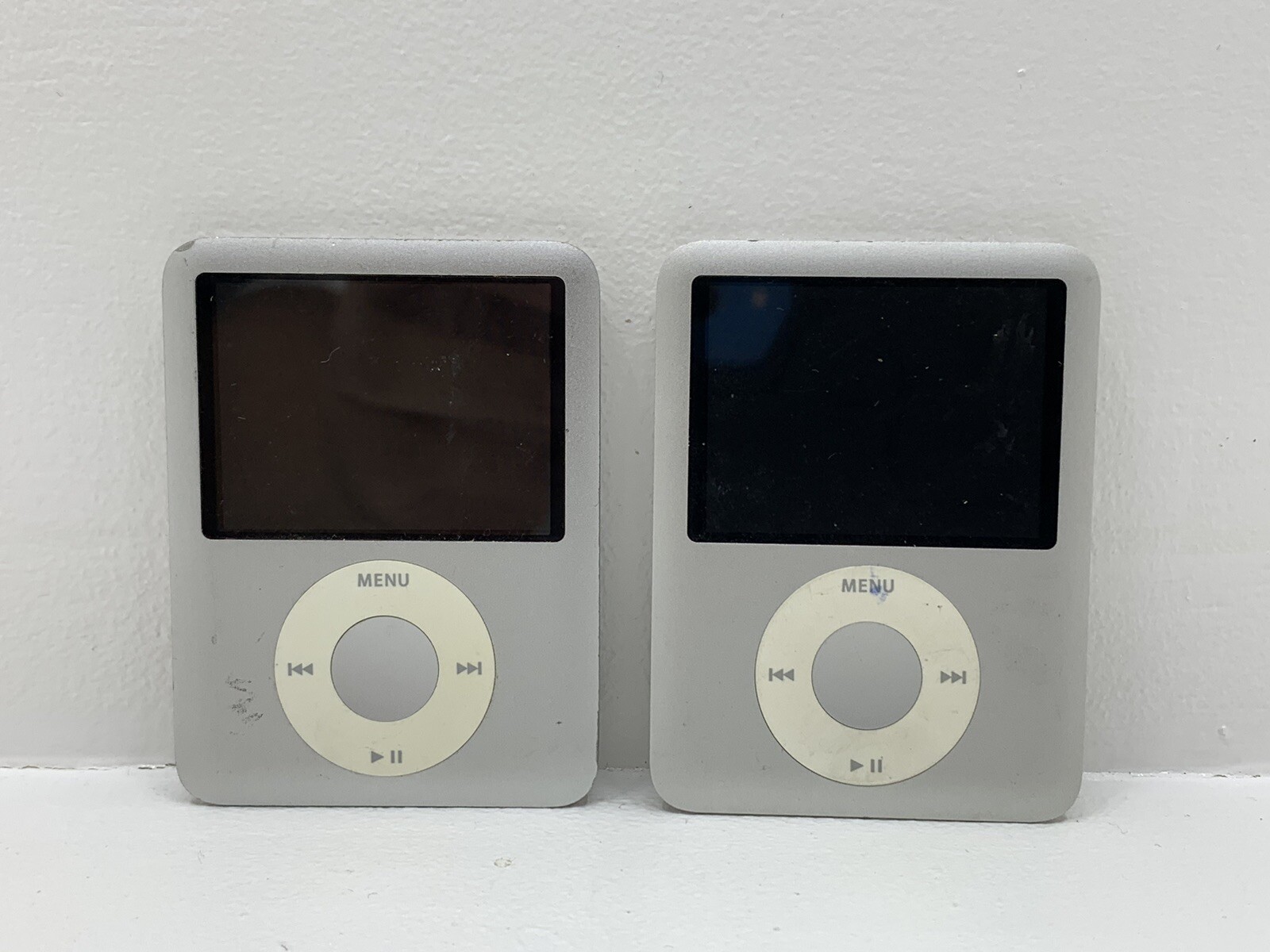 Lot Of 2 Apple iPod Nano 3rd Generation Model A1236 4GB Silver - For ...