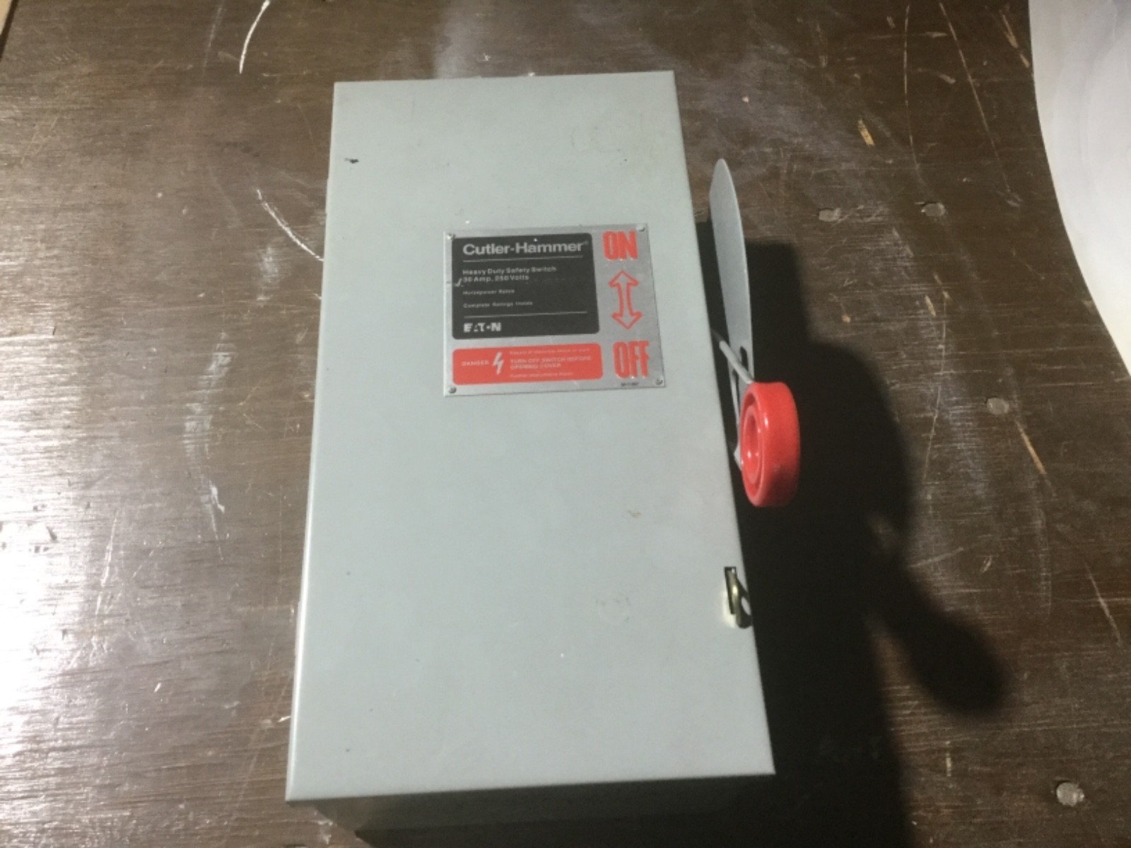 EATON CUTLER HAMMER DH221NGK HEAVY DUTY SAFETY SWITCH 30 AMP 2 pole 250 ...