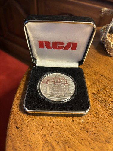 1968 RCA Entertainment Chipper Nipper Dog 1oz 999 FINE Silver bar round ...