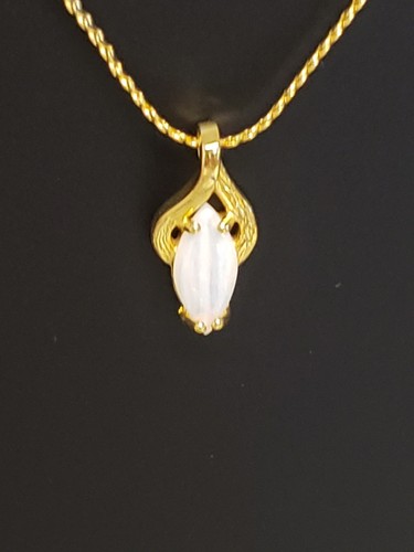 Vintage Signed MERLITE Goldtone Necklace and Earrings Set 1970s | eBay