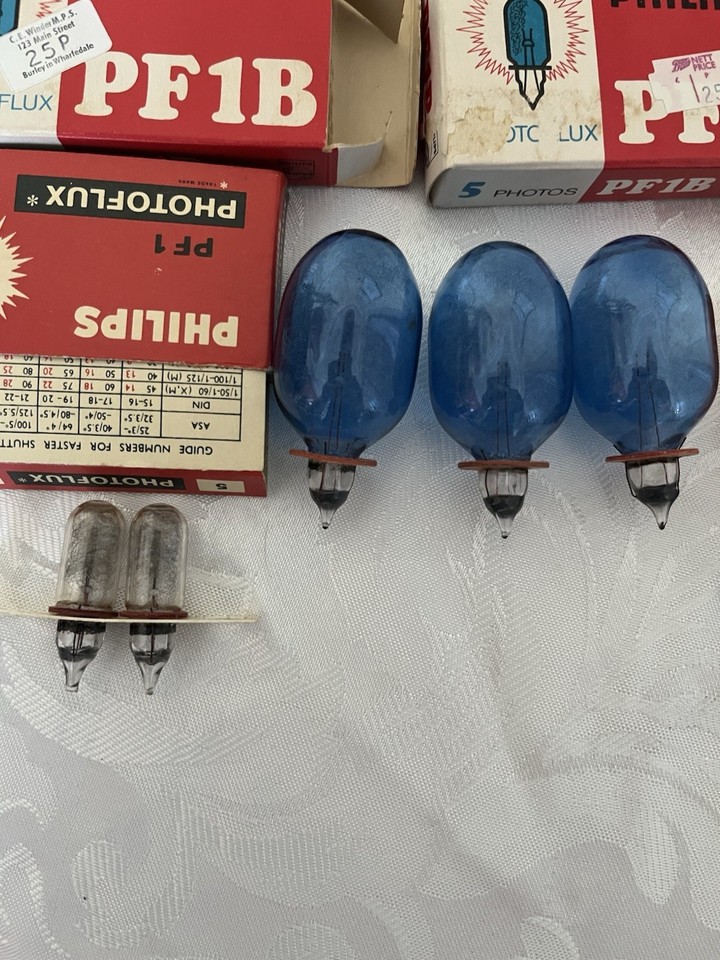 19 x Vintage Flash Bulbs - Original Packaging Philips Photoflux PF1B ...