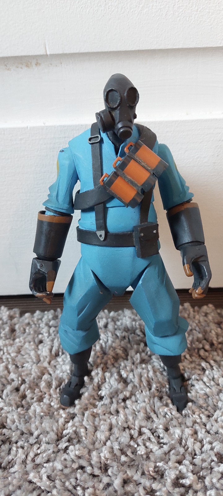 NECA Team Fortress 2 the Pyro Blu TF2 Action Figure 2013 Valve | eBay