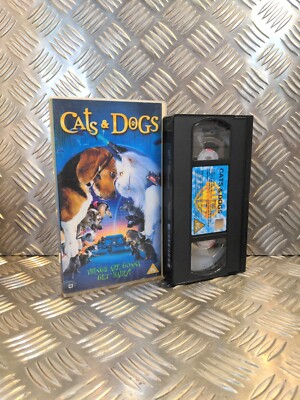 CATS AND DOGS VHS - Collectable Original 2001 Like New Video Tape And ...