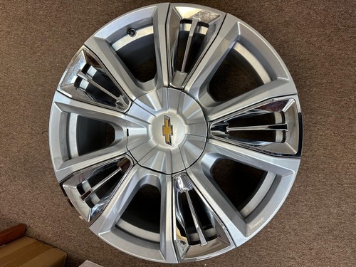 22-Inch Sterling Silver Premium Painted Wheel With Chrome Inserts (RPT ...