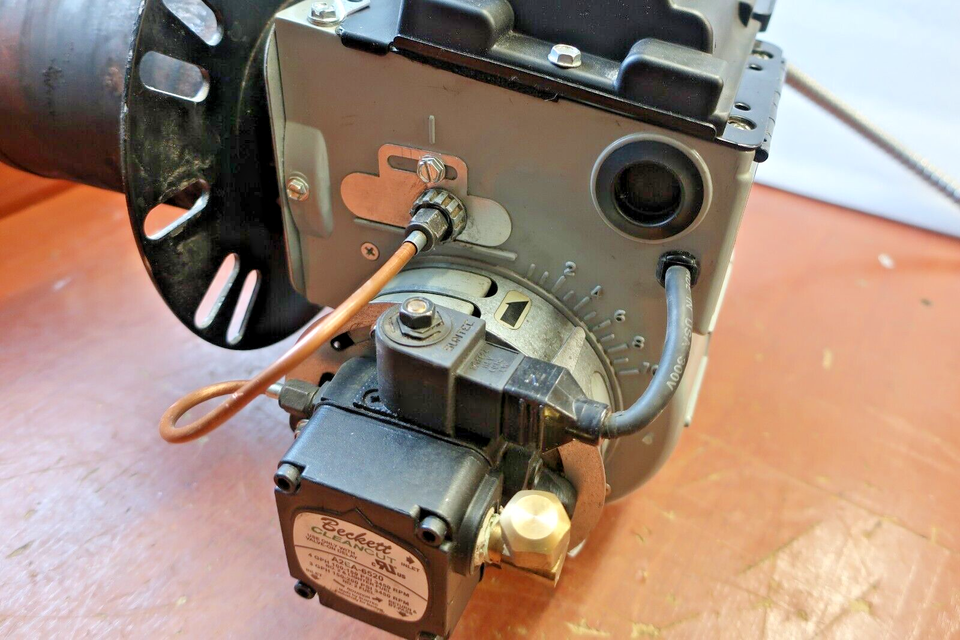 Used RWB Beckett AFG Oil Burner Tested and Working Honeywell R7184B ...