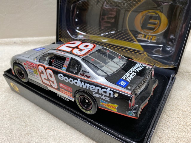 Kevin Harvick 2002 Goodwrench service nascar ELITE 1/24 scale RCR #29 ...