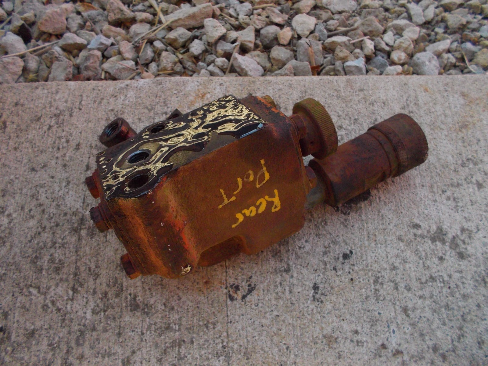 Allis Chalmers D14 AC Tractor ORIGINAL hydraulic oil outlet remote ...