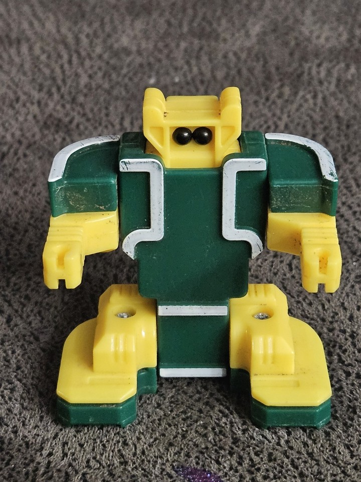 Alpha-Bots Alphabet Transforming Letter C Action Figure Lakeshore Toys ...