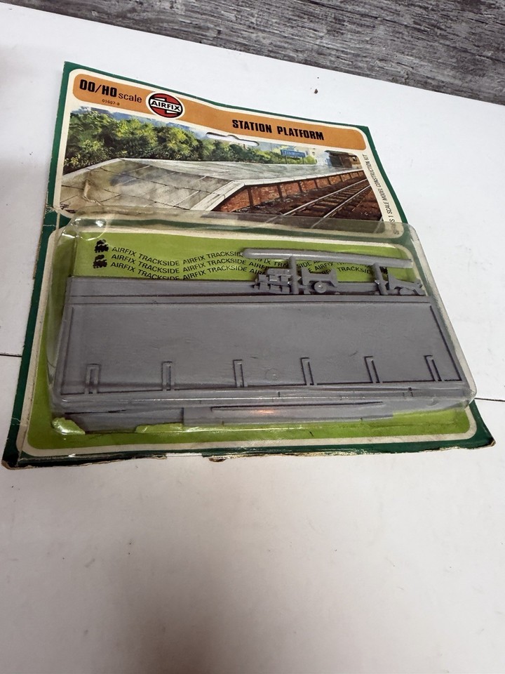 New In Packet Airfix OO/HO Scale Station Platform Construction Kit ...