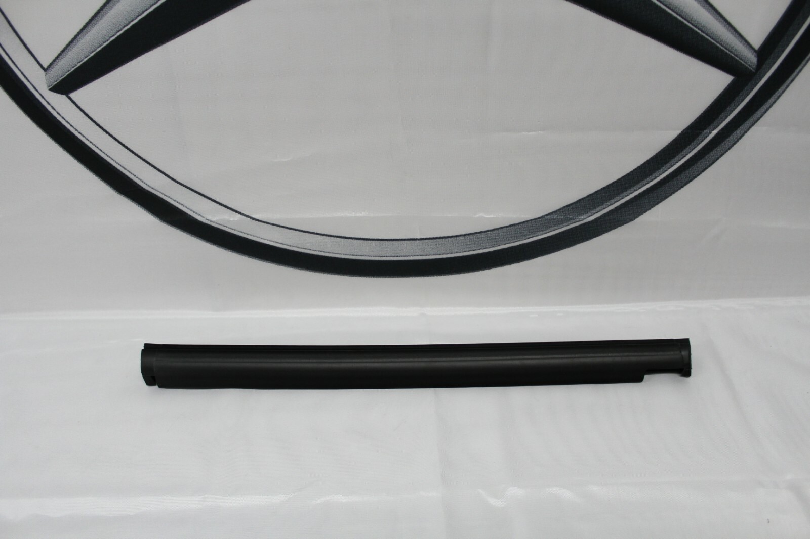 NEW Genuine Mercedes-Benz R172 SLK SLC Hardtop RH Roof Seal A1727901898 ...