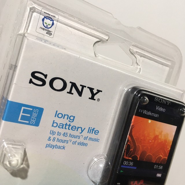 Sony Walkman NWZ-E436F Black ( 4 GB ) Digital Media Player for sale ...