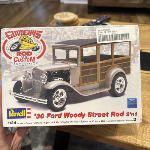 Revell '30 Ford Woody Street Rod 2n1 Model Kit 1:24 Scale Classic Car ...