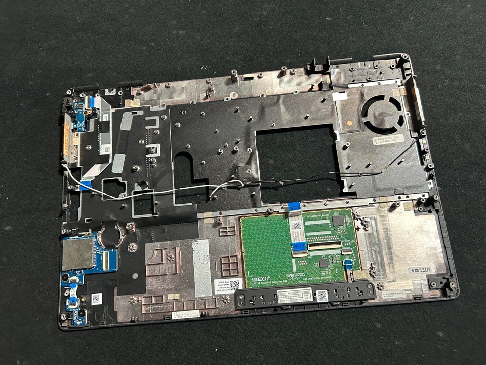 Dell Precision 7560 15.6" Black Upper Case Palmrest Touchpad ...